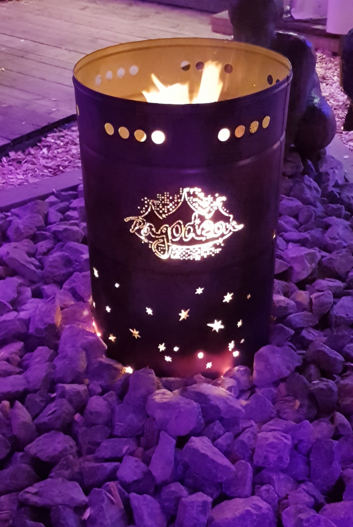 165 Liter – Feuerfass mit Stehtischaufsatz - Die Stahlbude - Feuerkörbe ...